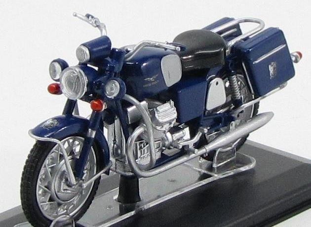 Moto Guzzi V7 Corazzieri , 1:24 (Neu und originalverpackt) in Goldach ...