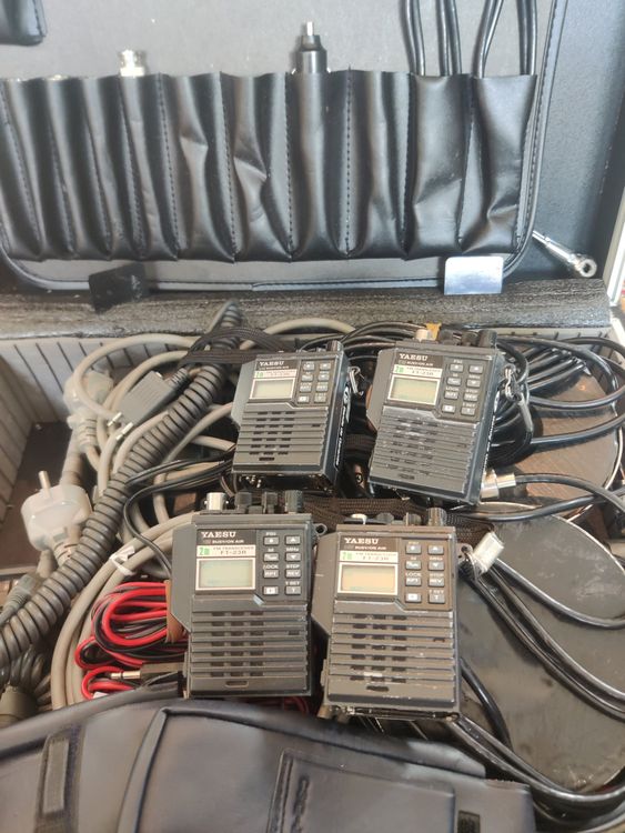 Lot de 4 Yaesu FT-23R 140 à 164 MHz (D'occasion) à Genève pour CHF 150 ...