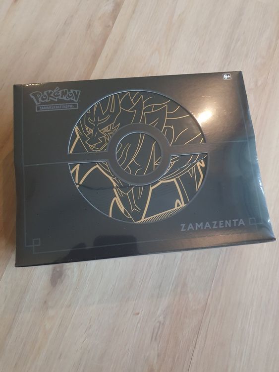 Pokemon - Top Trainer Box PLUS Zamazenta - DE - OVP | Kaufen auf Ricardo