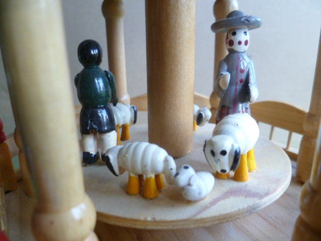 Pyramide mit Figuren der Weihnachtsgeschichte, 45 cm. Nr.1 (Gebraucht ...