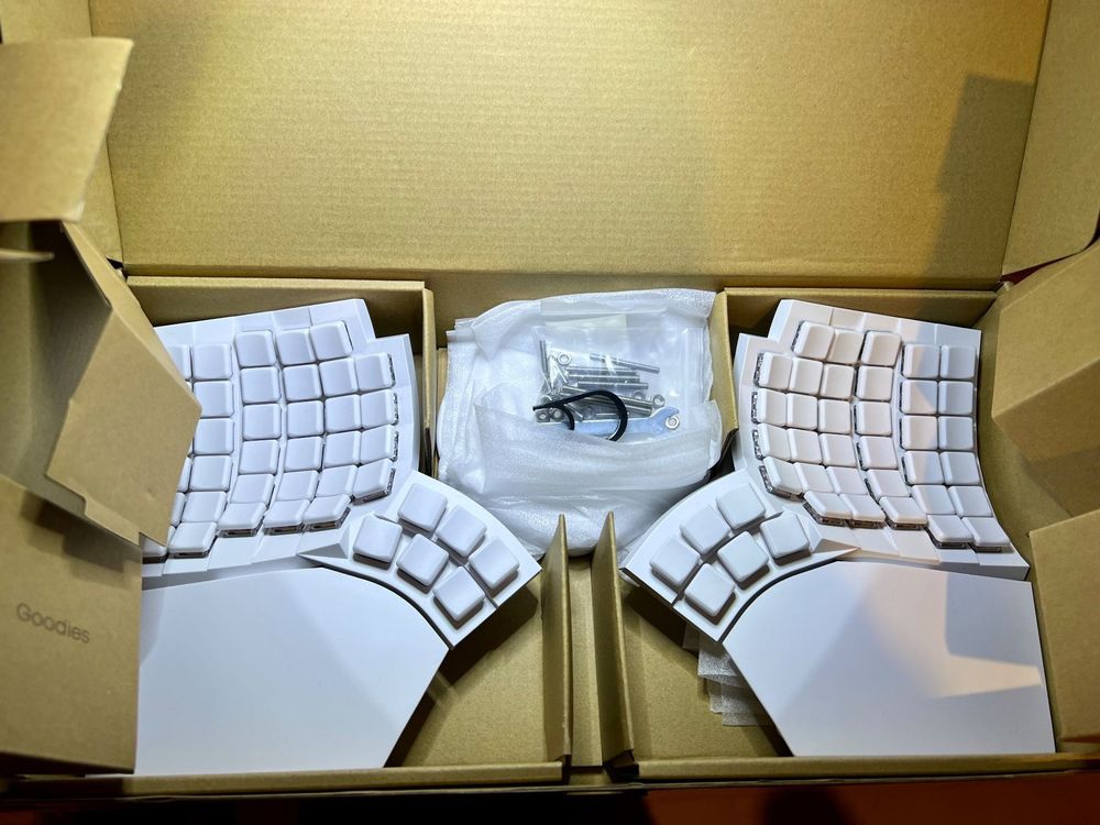 Moergo Glove80 Mechanical ergonomic Keyboard OVP (Neu (gemäss ...