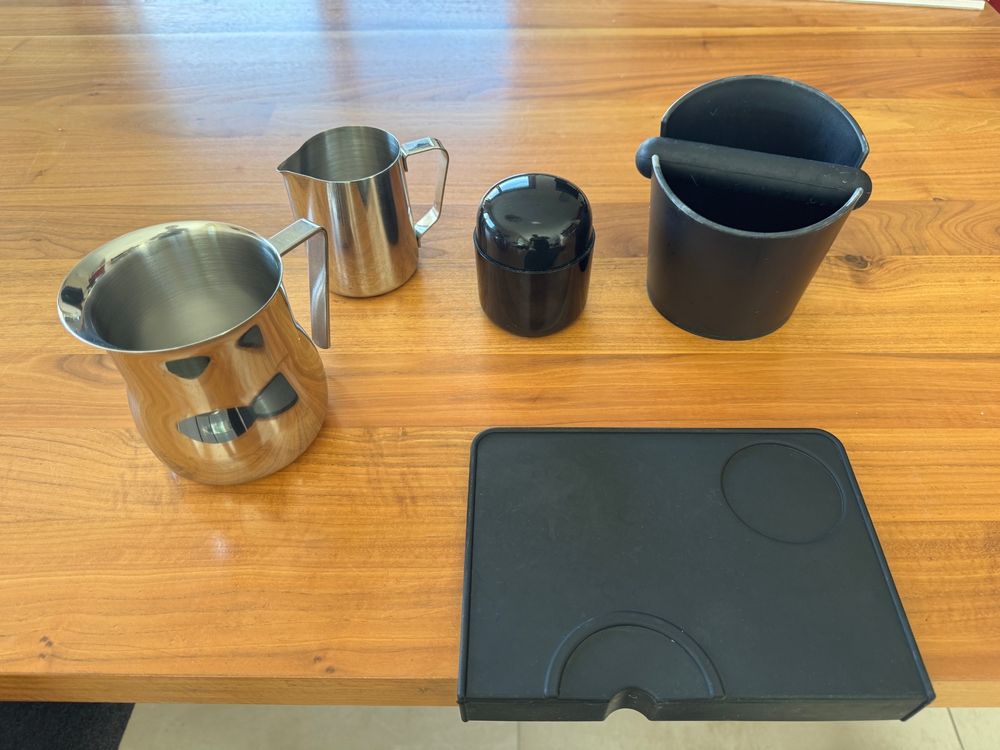Barista Set: Milchkaennchen, Abklopfbox, Matte, Sekundenuhr (Gebraucht ...