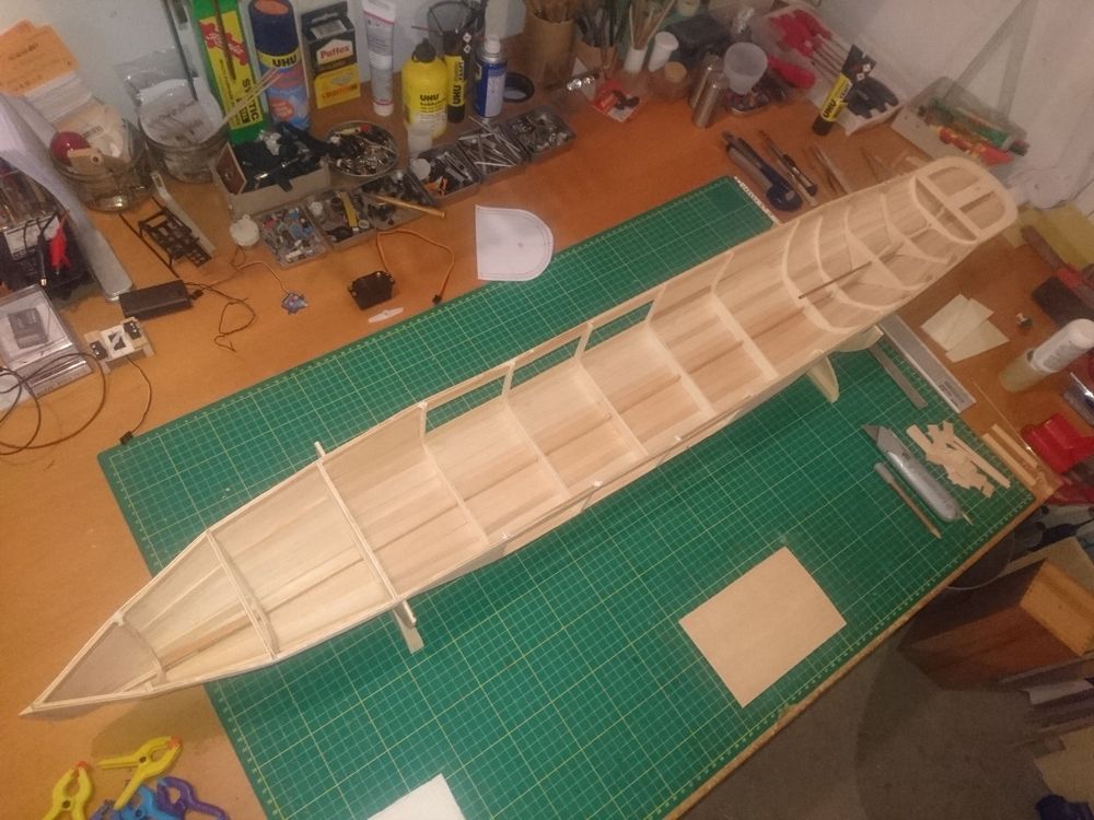 RC-Boot, 120cm, Holzrumpf, mit FS und kpl.Technik (Gebraucht) in ...
