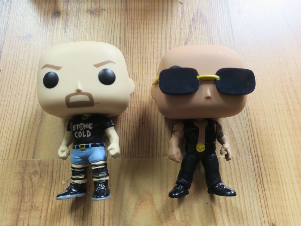 Funko POP! - WWE: The Rock vs Stone Cold in Wrestling Ring | Acheter ...