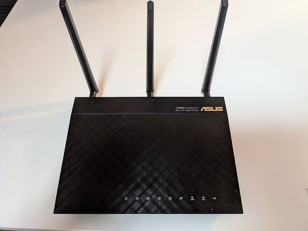 Asus RT-AC66U Wireless Router (Gebraucht) in Oberglatt Zh für CHF 5 ...
