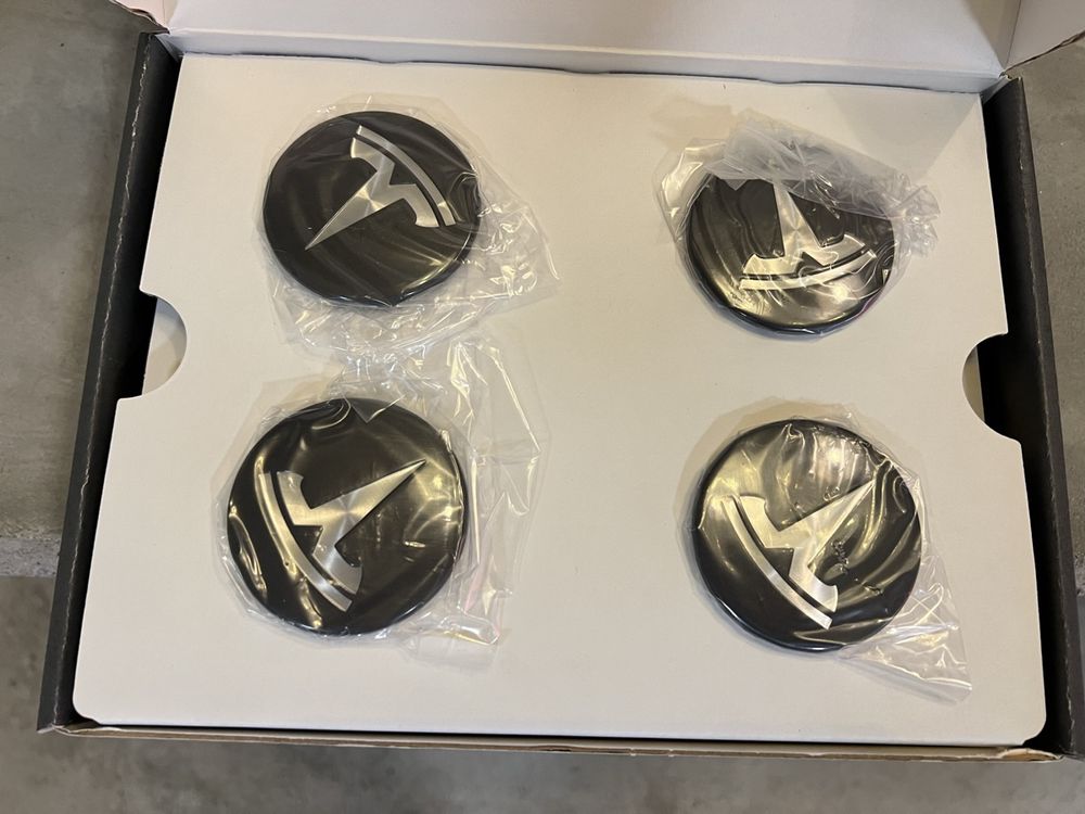 Tesla Model 3 Aero Wheel Cap Kit (Neu und originalverpackt) in Vitznau ...