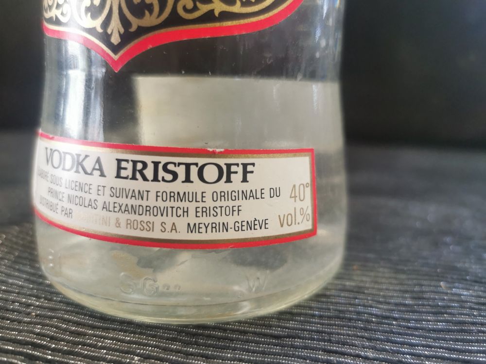 ANCIENNE BOUTEILLE DE VODKA ERISTOFF ENTAMÉE (Gebraucht) in Genève für ...