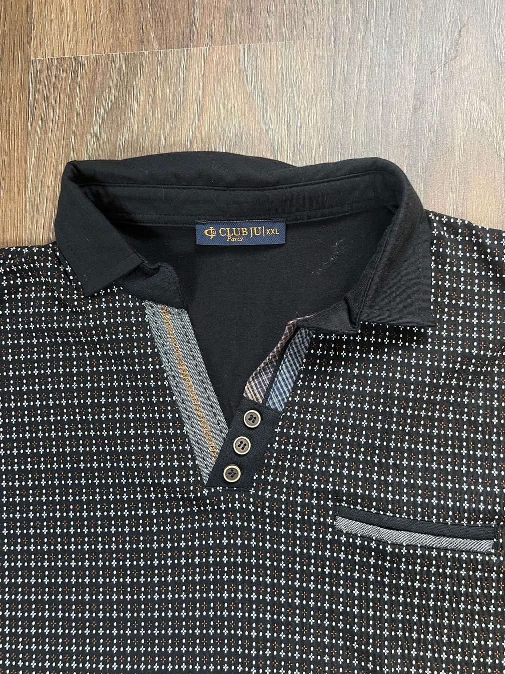 Polo Club Ju Paris à motifs (D'occasion) à Môtiers NE pour CHF 7 – avec ...