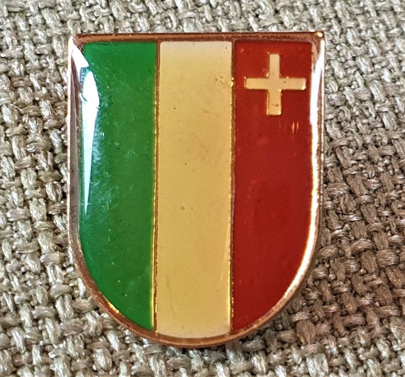 B610 - Pin Kanton Wappen Neuenburg (Gebraucht) in Reinach BL für CHF 1.5 – mit Lieferung auf ...