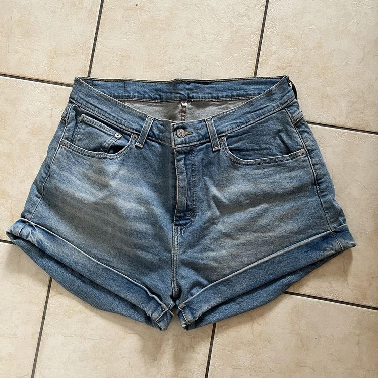 Short Levi’s (Gebraucht) in Orbe für CHF 8 – mit Lieferung auf Ricardo kaufen