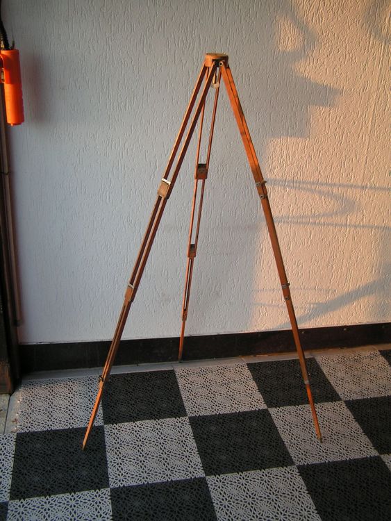 Foto-Stativ antik (Gebraucht) in Oberentfelden für CHF 20 – nur ...