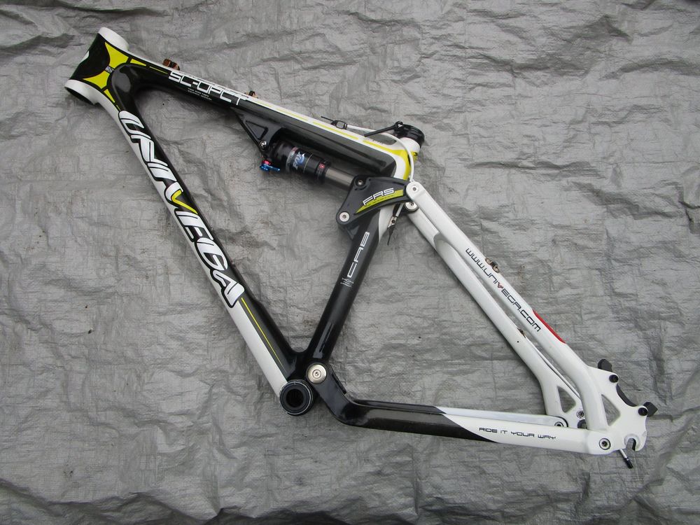 MTB Fully Carbon Rahmen mit Dämpfer 26" 43cm ca177cm 2180g (Gebraucht) in Ottikon für CHF 330 ...