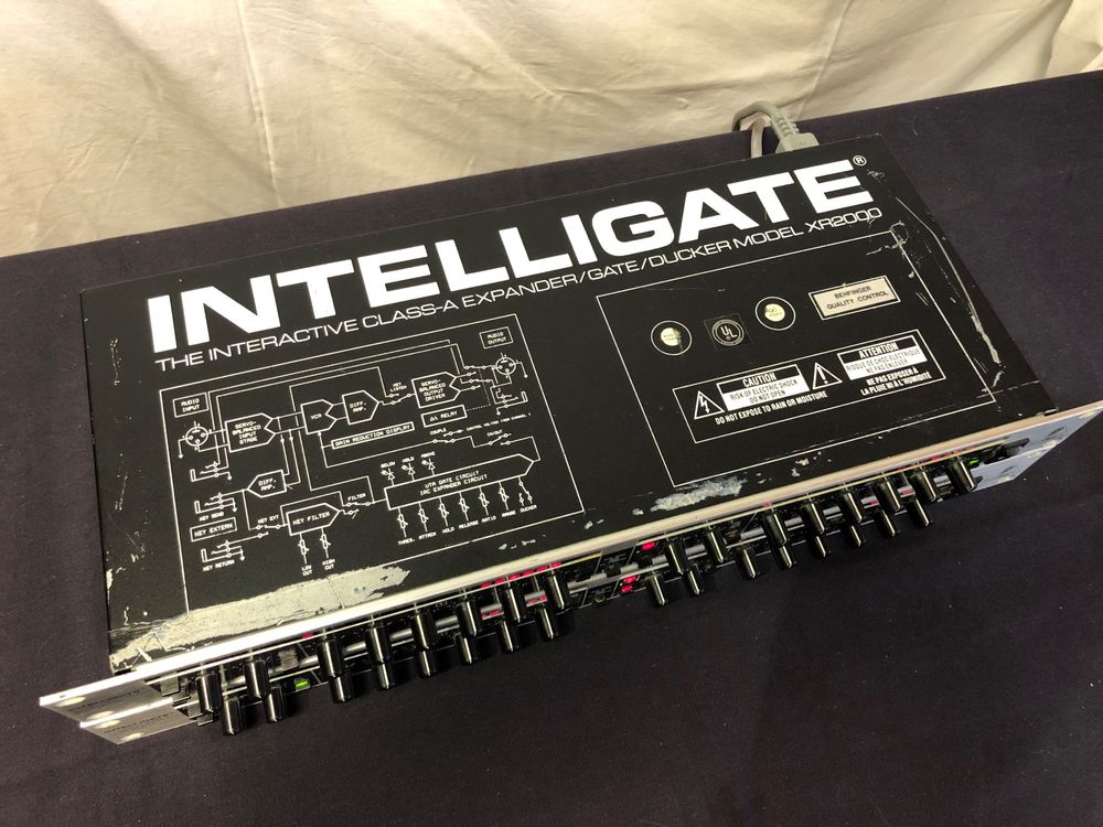 Behringer Intelligate XR2000 (2 Stück) (Gebraucht) in Gams für CHF 42 ...