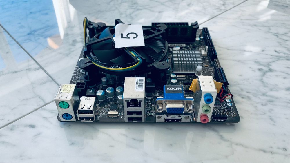 Motherboard Mini ITX H61I-E35 mit i3-2120T und 8 GB Ram - 5 (Gebraucht) in Termen für CHF 80 ...