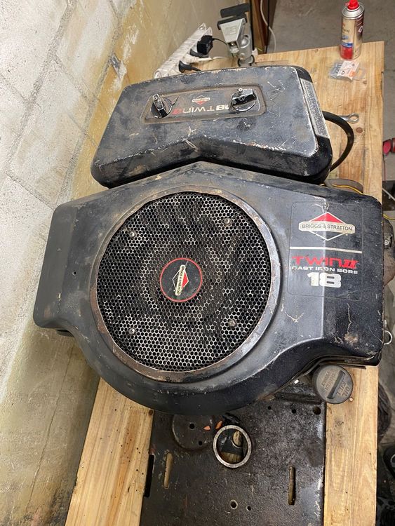 Briggs & Stratton 18PS Zweizylinder Boxermotor | Kaufen auf Ricardo