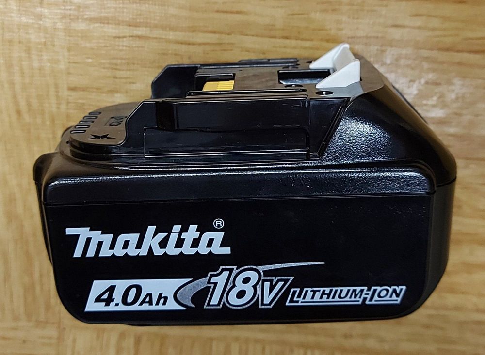 Original Makita Li-Ion Akku 18V, 4Ah (Neu (gemäss Beschreibung)) in Mettmenstetten für CHF 75 ...