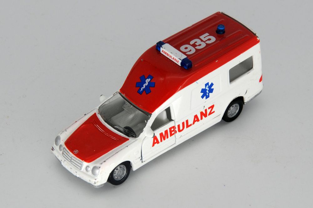 Siku 1931 - Mercedes Krankenwagen / ambulance (Gebraucht) in Ostermundigen für CHF 3 – mit ...