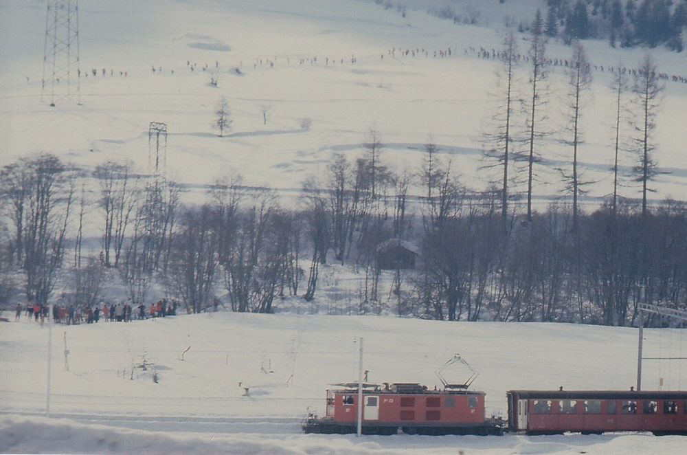 Furka-Oberalp-Bahn VS im winterlichen Goms / Langläufer | Kaufen auf ...
