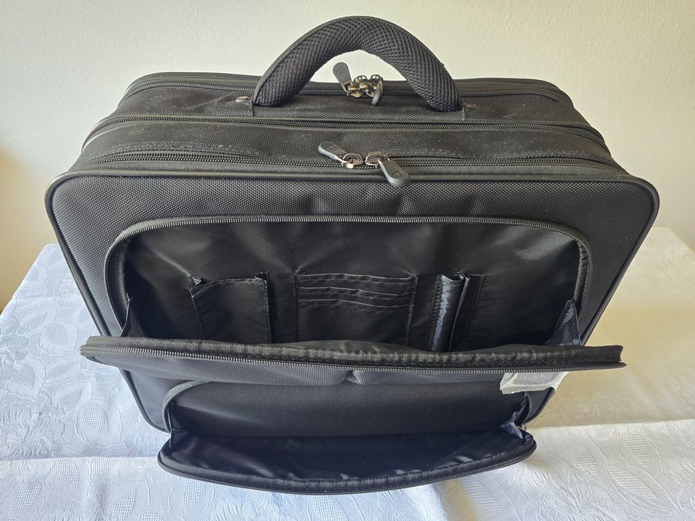 Fujitsu CELSIUS-H700, Dockingstation, Laptoptasche, Zubehör (Gebraucht ...