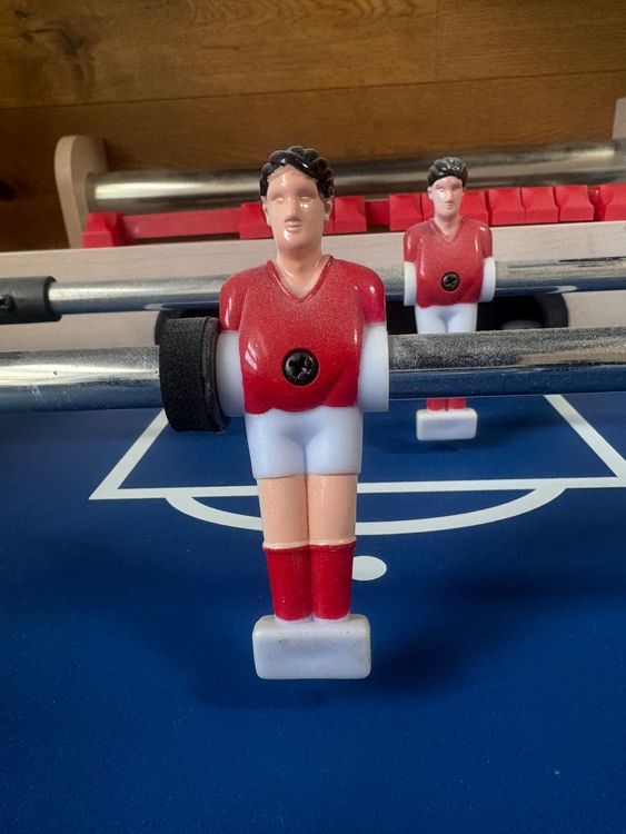 Table de foot Riley - Comme neuf. (Gebraucht) in Les Geneveys sur ...