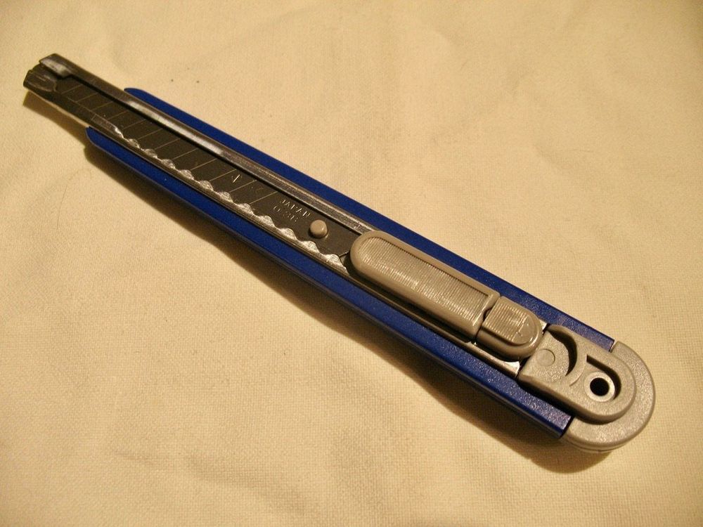 Cutter Japan Messer Schneider mit 2 Ersatzklingen | Kaufen auf Ricardo