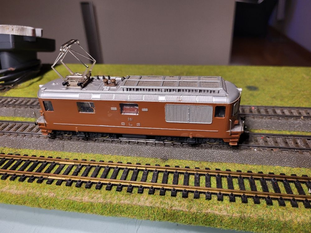 Hag 180 Re 4/4 BLS 261 2 Motorig ESU MFX V5 AC Digital (Gebraucht) in Pfäffikon SZ für CHF 230 ...