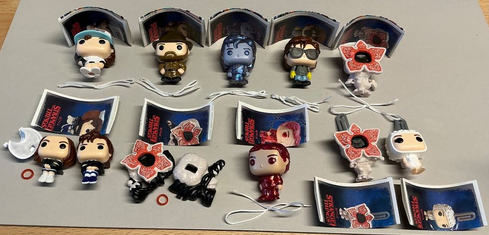 Kinder Joy Stranger Things Set mit verschiedenen Figuren (Neu (gemäss ...