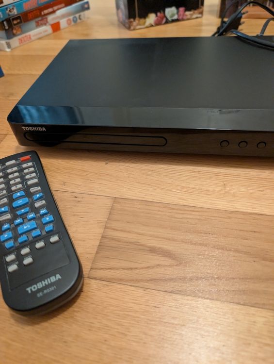 DVD Player Toshiba SD3020KE with DVDs and TV series (Gebraucht) in ...