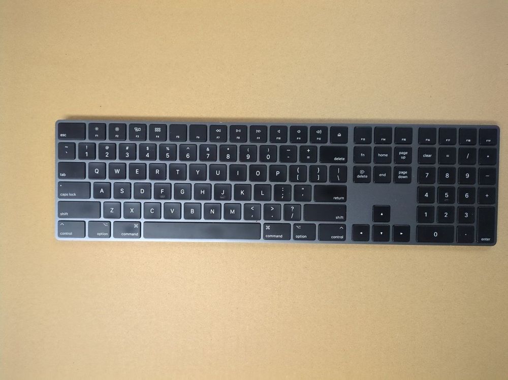 Apple Magic Keyboard with Numeric Keypad, QWERTY US ANSI (Gebraucht) in ...