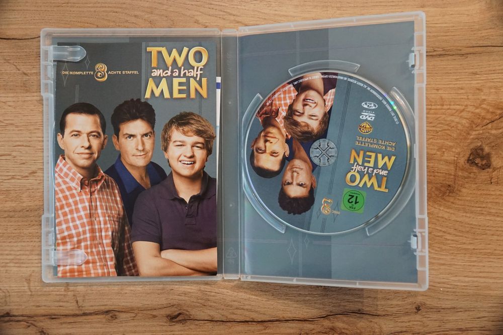 DVD - Two and a half Men - Staffel 8 - sehr guter Zustand (Gebraucht) in Obermumpf für CHF 2 ...
