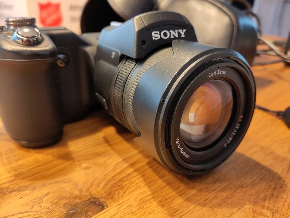 Sony DSC-F828 Fotokamera (Gebraucht) in Balzers für CHF 60 – mit ...
