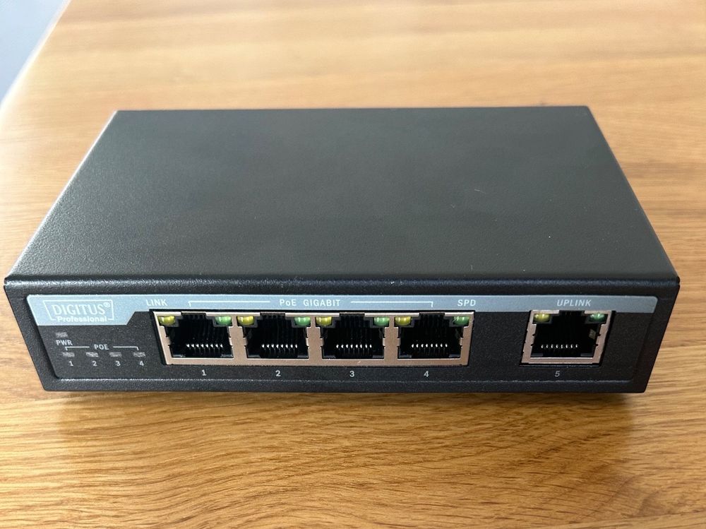 Switch réseau Gigabit 5 ports, avec PoE, neuf (ouvert) (Neuf avec ...
