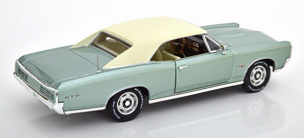 Pontiac GTO 1966 türkis met. / hellbeige 1:18 von Ertl / | Kaufen auf ...