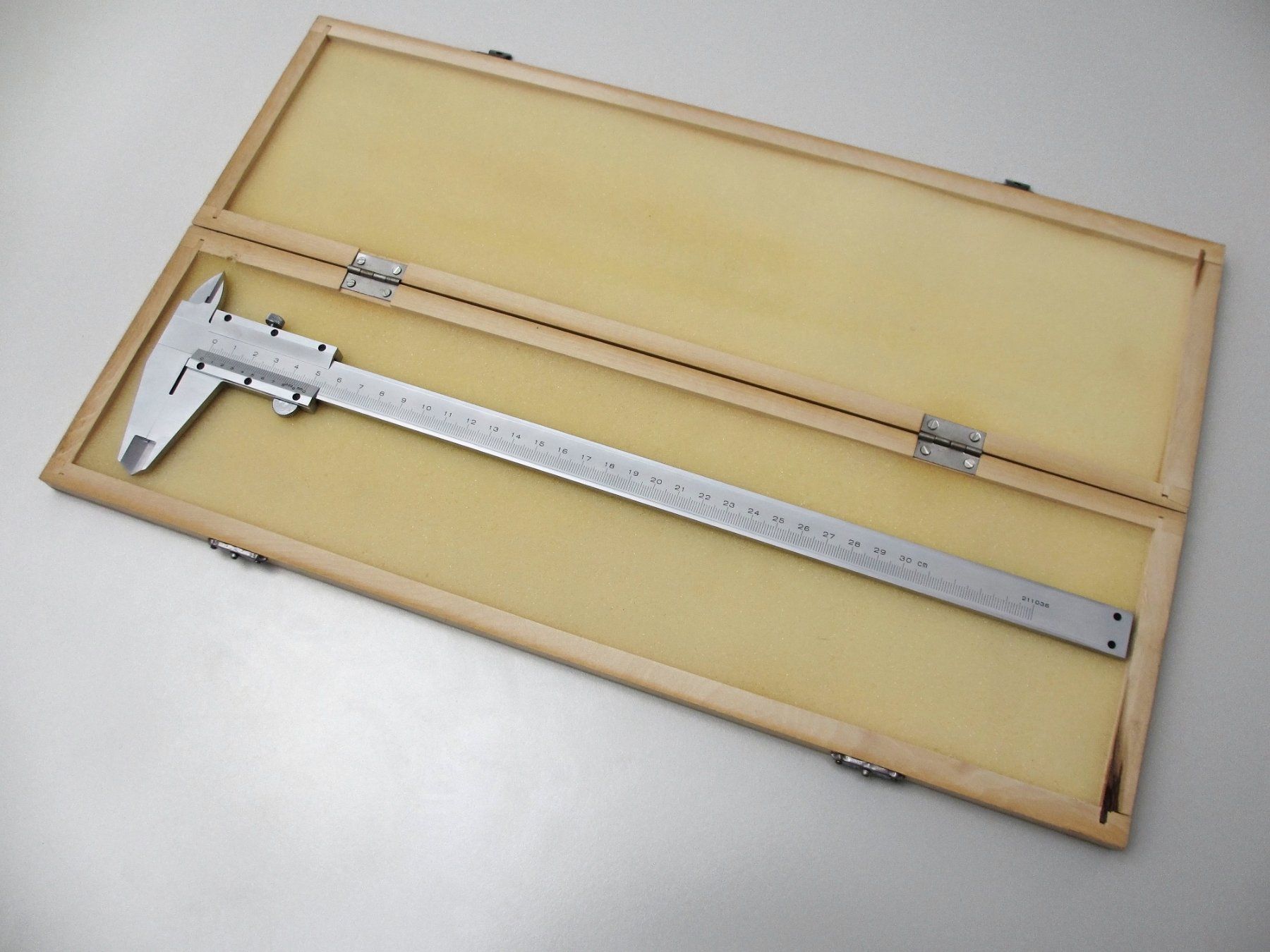 Schieblehre gross analog 0-300mm +/- 0.02mm (Gebraucht) in Winterthur ...