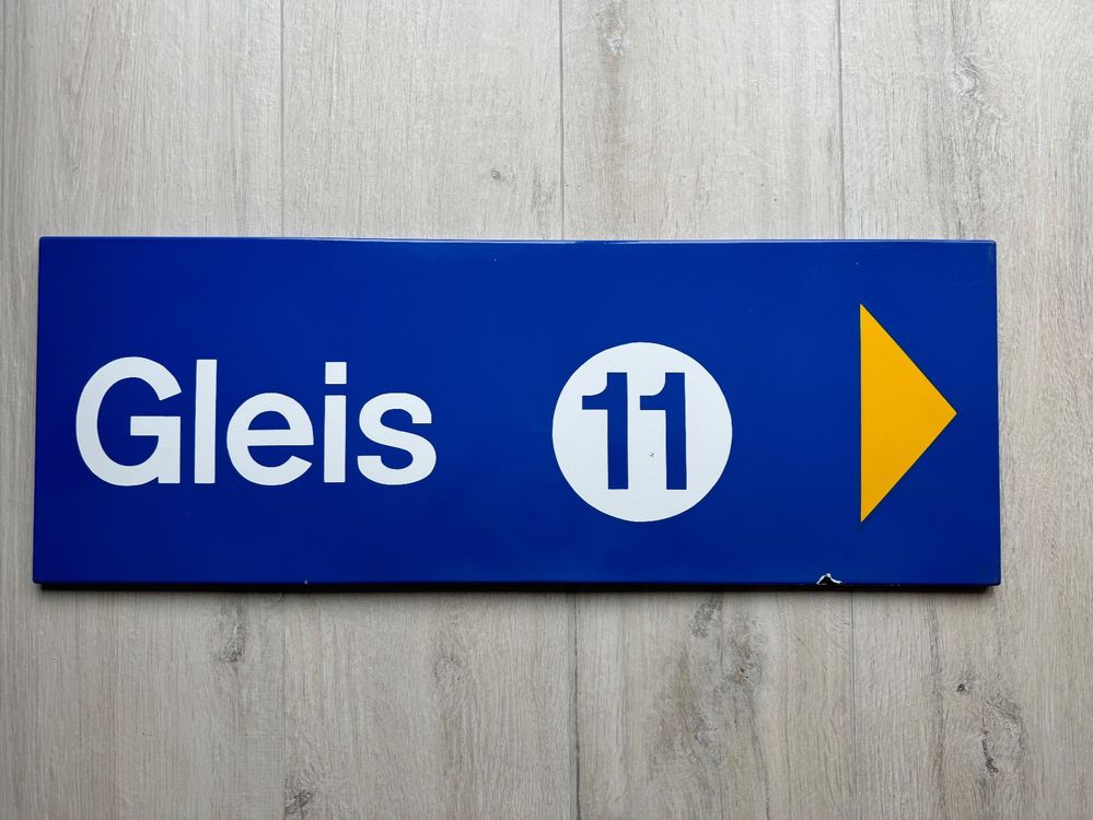 Original Email Schild SBB zum Gleis 11 (Gebraucht) in Winterthur für ...