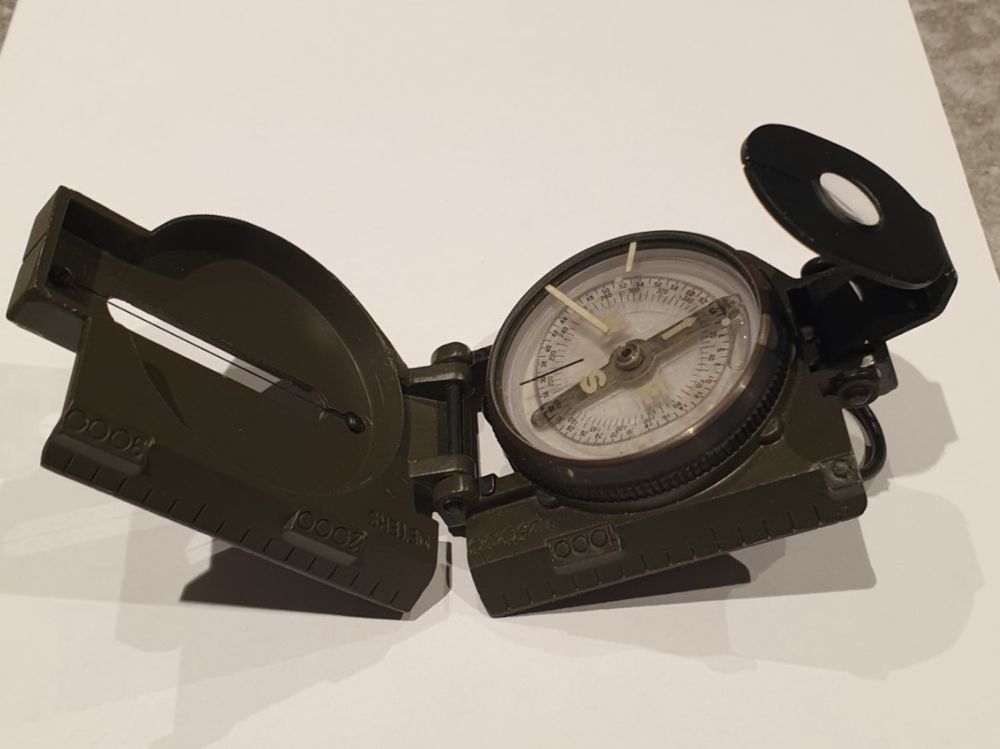 Alter Militär Kompass / Präzisionskompass / guter Zustand (Gebraucht) in Niederrohrdorf für CHF ...