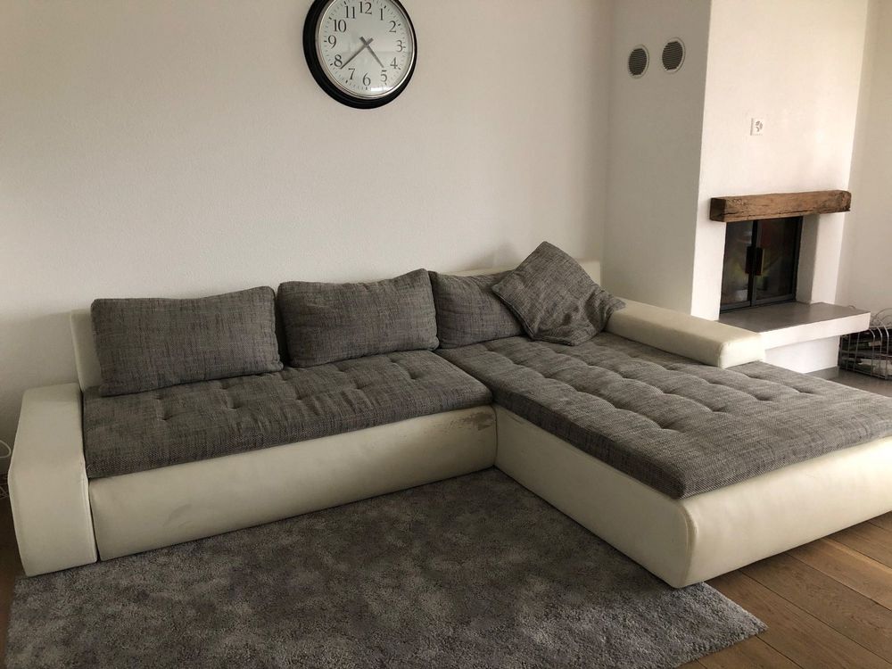 Couch Weiss Grau