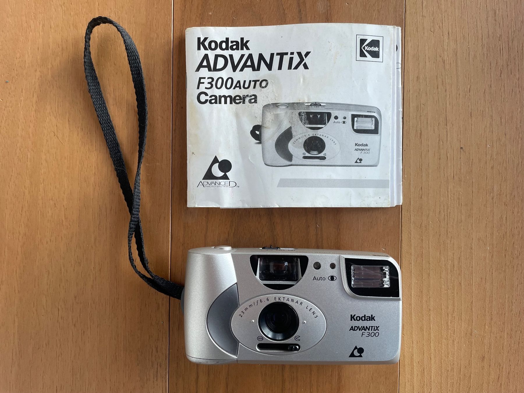 Kodak Advantix F300 mit 23mm/f6.6 Ektanar Linse, APS (Defekt) in Boll ...