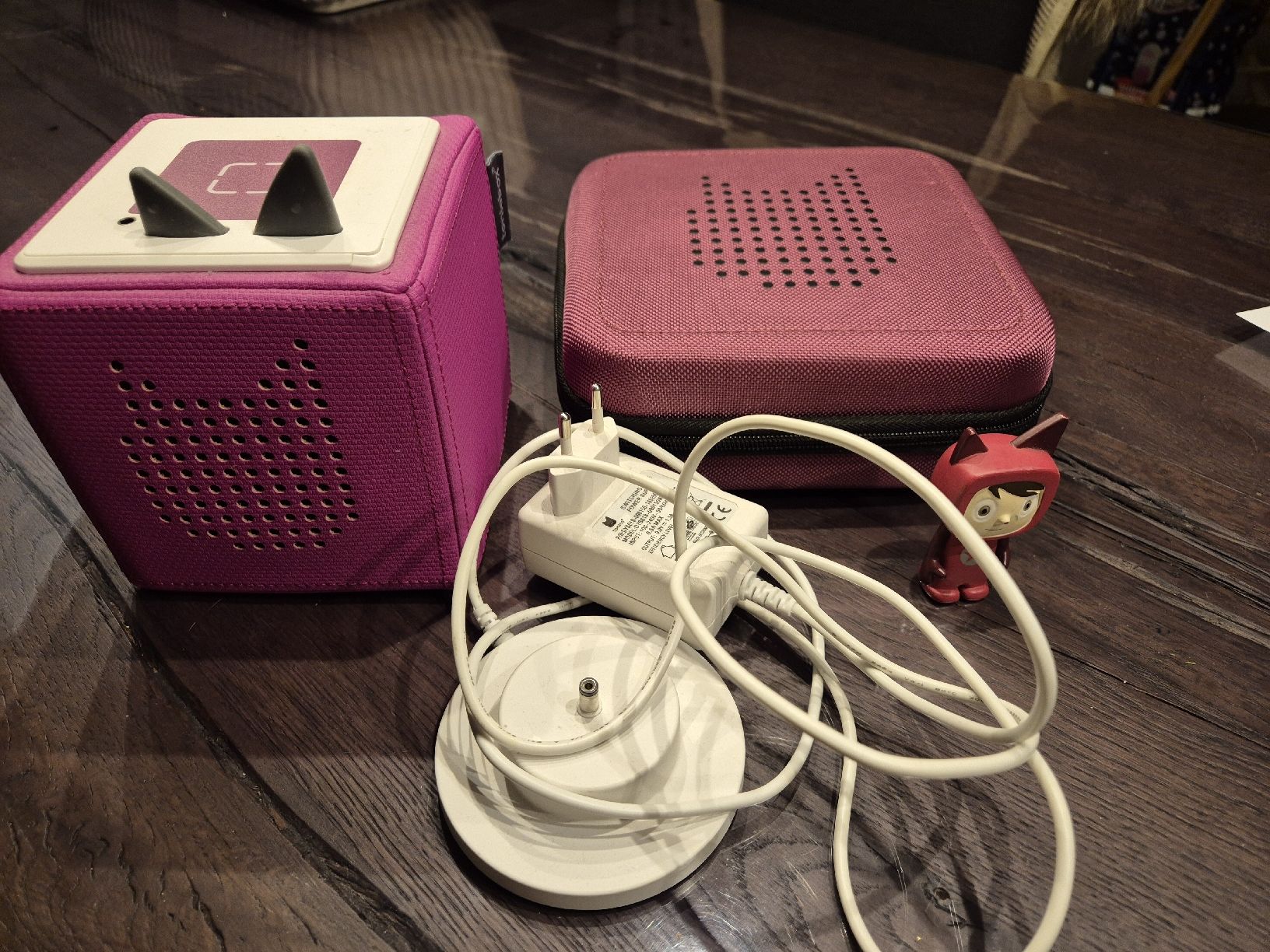 Toniebox; Starterset in der beeren Farbe (Gebraucht) in Cham für CHF 40 ...