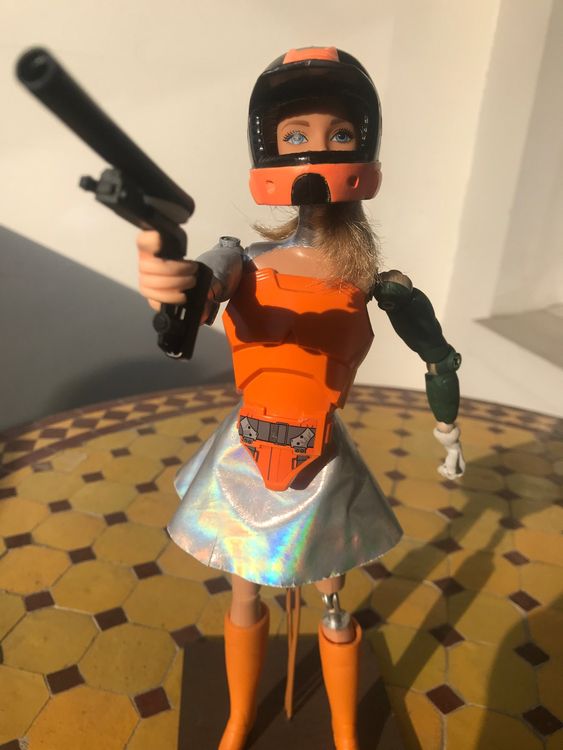 OOAK Cyberpunk Barbie action figure 12 years+ (Gebraucht) in Onex für ...