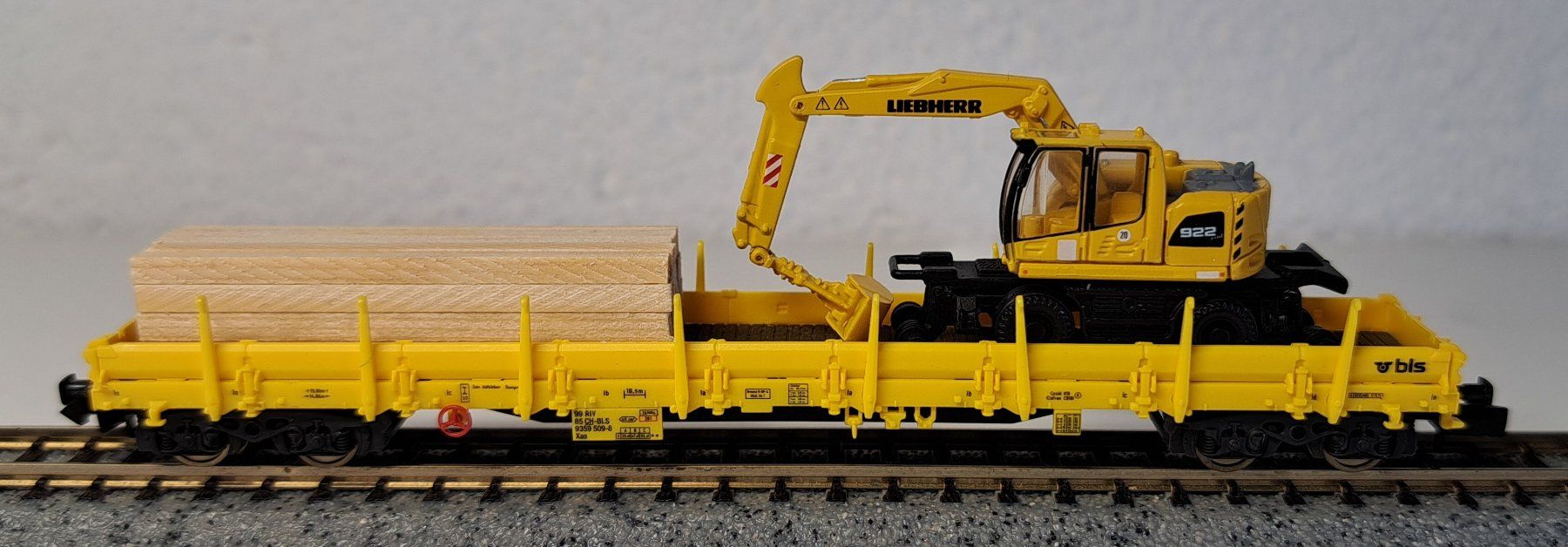BLS Lötschberg Bahn Bauwagen mit Bagger Liebherr Spur N (Gebraucht) in ...