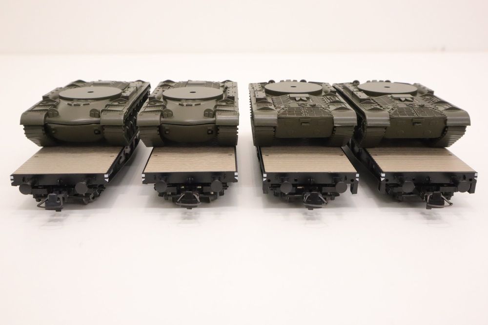 Roco 4 x 858 DB Schwerlastwagen beladen mit Panzer, DC H0 (Gebraucht ...