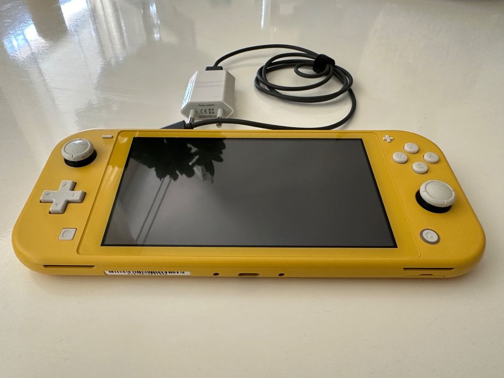 Nintendo Switch Lite Yellow | Kaufen auf Ricardo