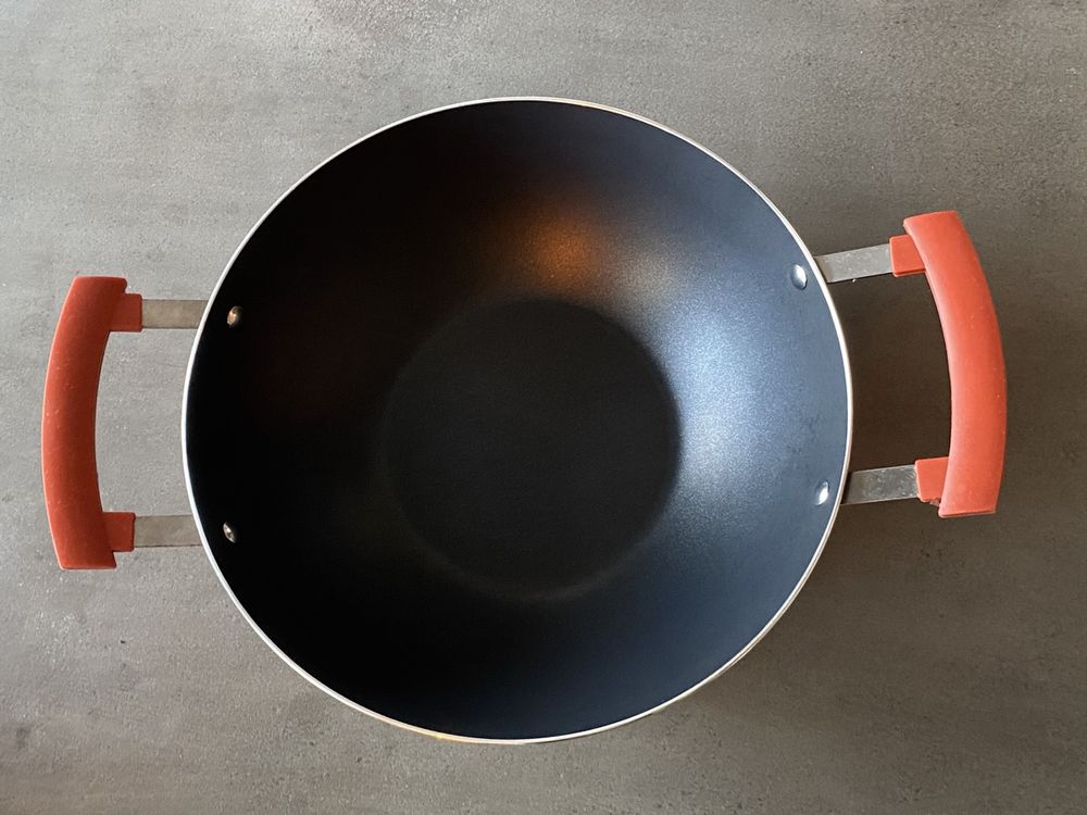 IKEA IDENTISK Wok mit Deckel 32cm (Gebraucht) in Lyss für CHF 11 – mit ...
