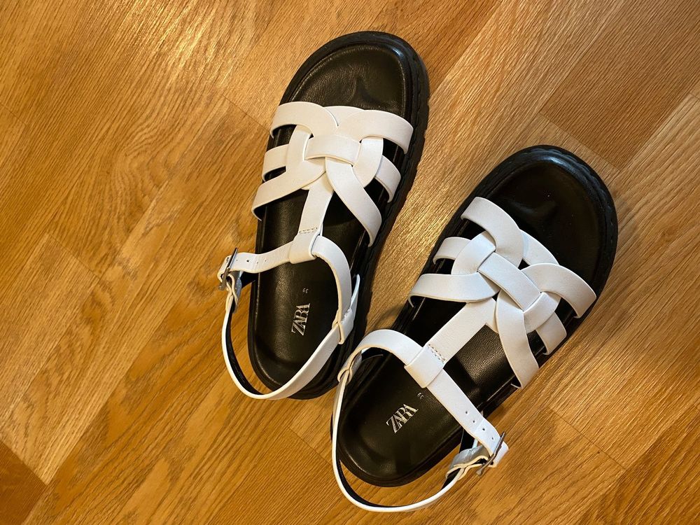 Zara Sandalen Leder weiss Gr.39 (Neu (gemäss Beschreibung)) in Zürich für CHF 35 – mit Lieferung ...