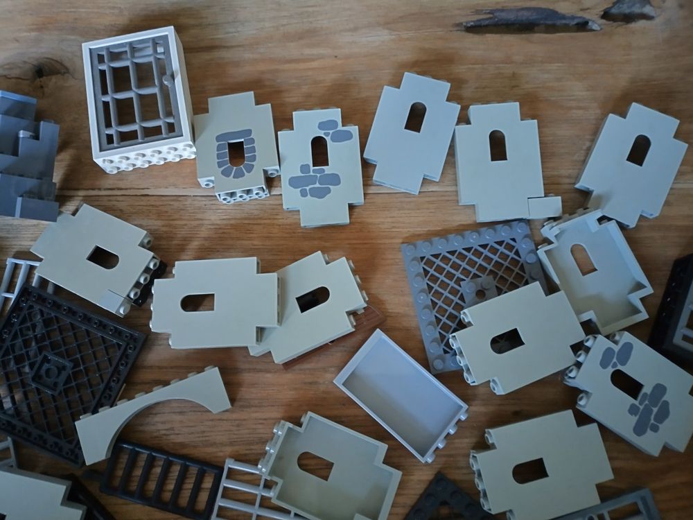 Sehr viele Lego Burg Panels Türen Ritter Teile (Gebraucht) in Kölliken ...