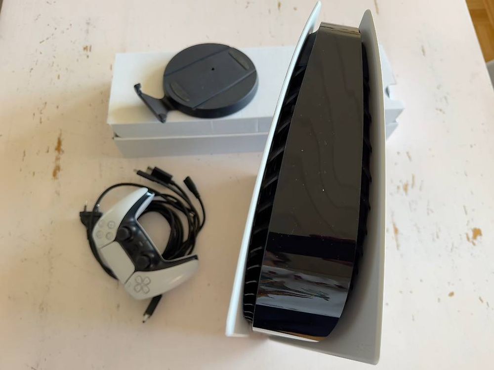 PS5 digital mit allen Kabeln, Controller und OVP (Gebraucht) in Meilen ...