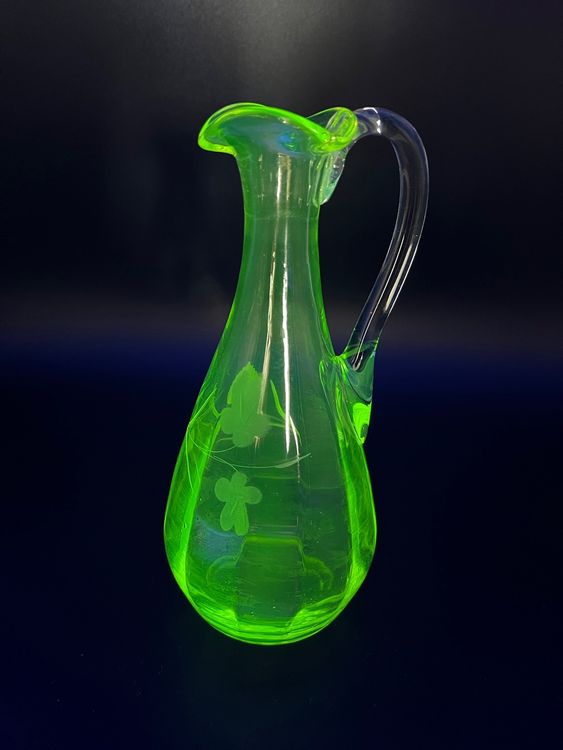 Huilier en verre uraline « uran glas « (Gebraucht) in Vernier für CHF ...