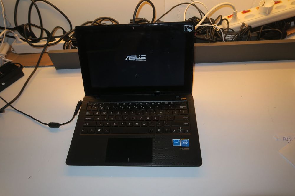 Asus Mini Laptop X200M 11,6" | Kaufen auf Ricardo
