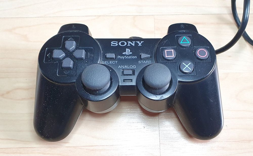 Orginal Playstation 2 Controller (Gebraucht) in Gross für CHF 7 – mit ...